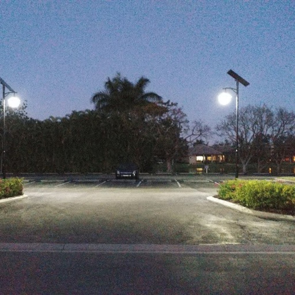 SL15 Solar Parking Lot Light Fixture - With Pole & LED Lamp