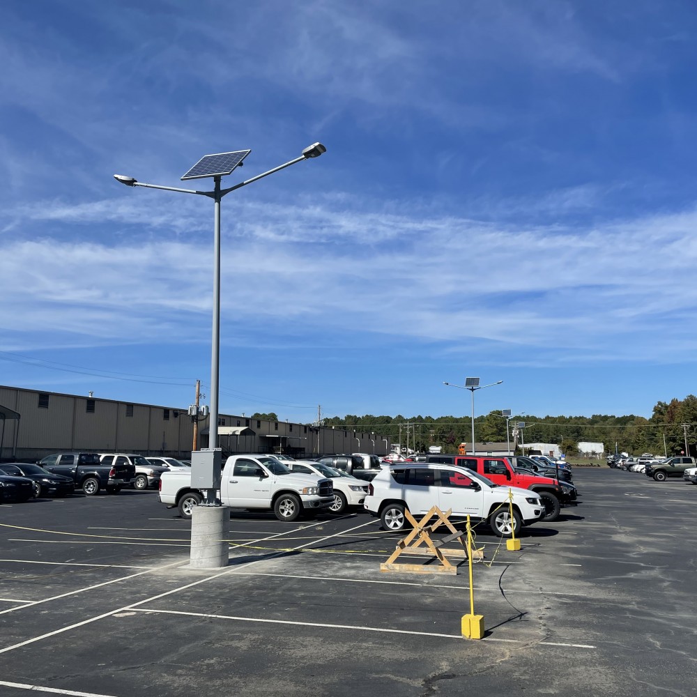 Solar powered LED parking lot light. Complete, high power, commercial ...