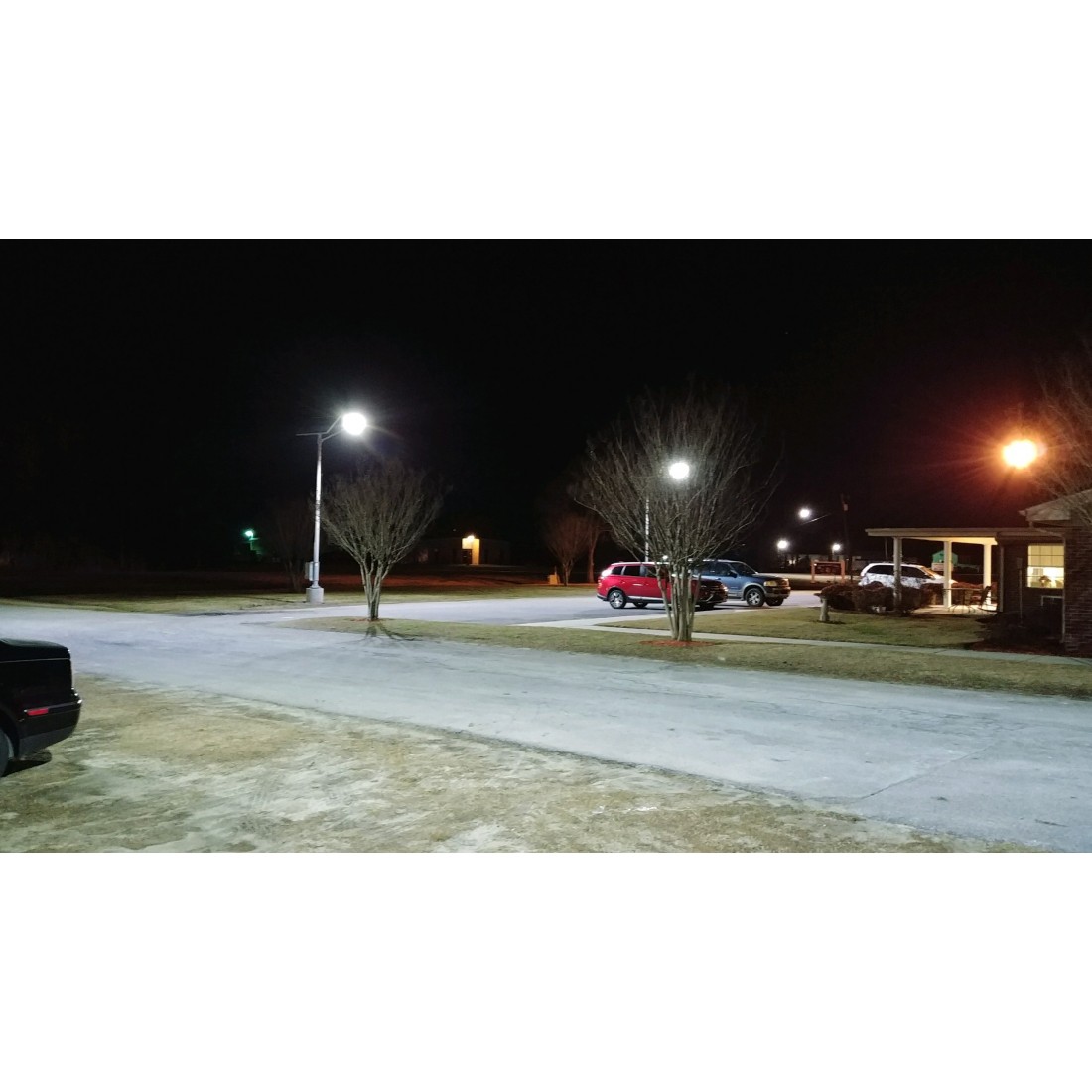 SL34 Solar LED Parking Lot Light Fixture with Pole