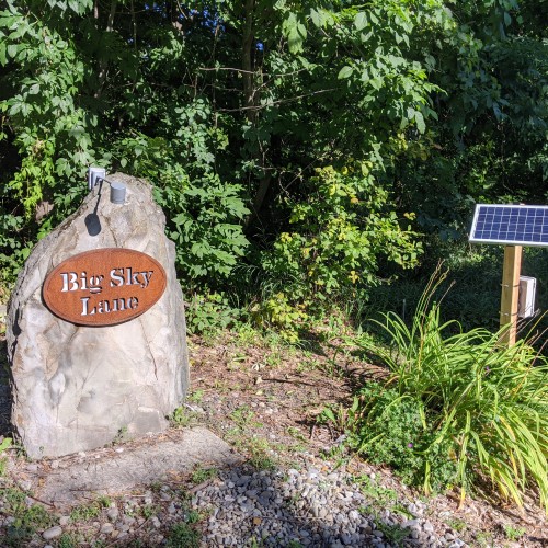 Outdoor Solar Powered LED Sign Lights | Sign Lighting Systems