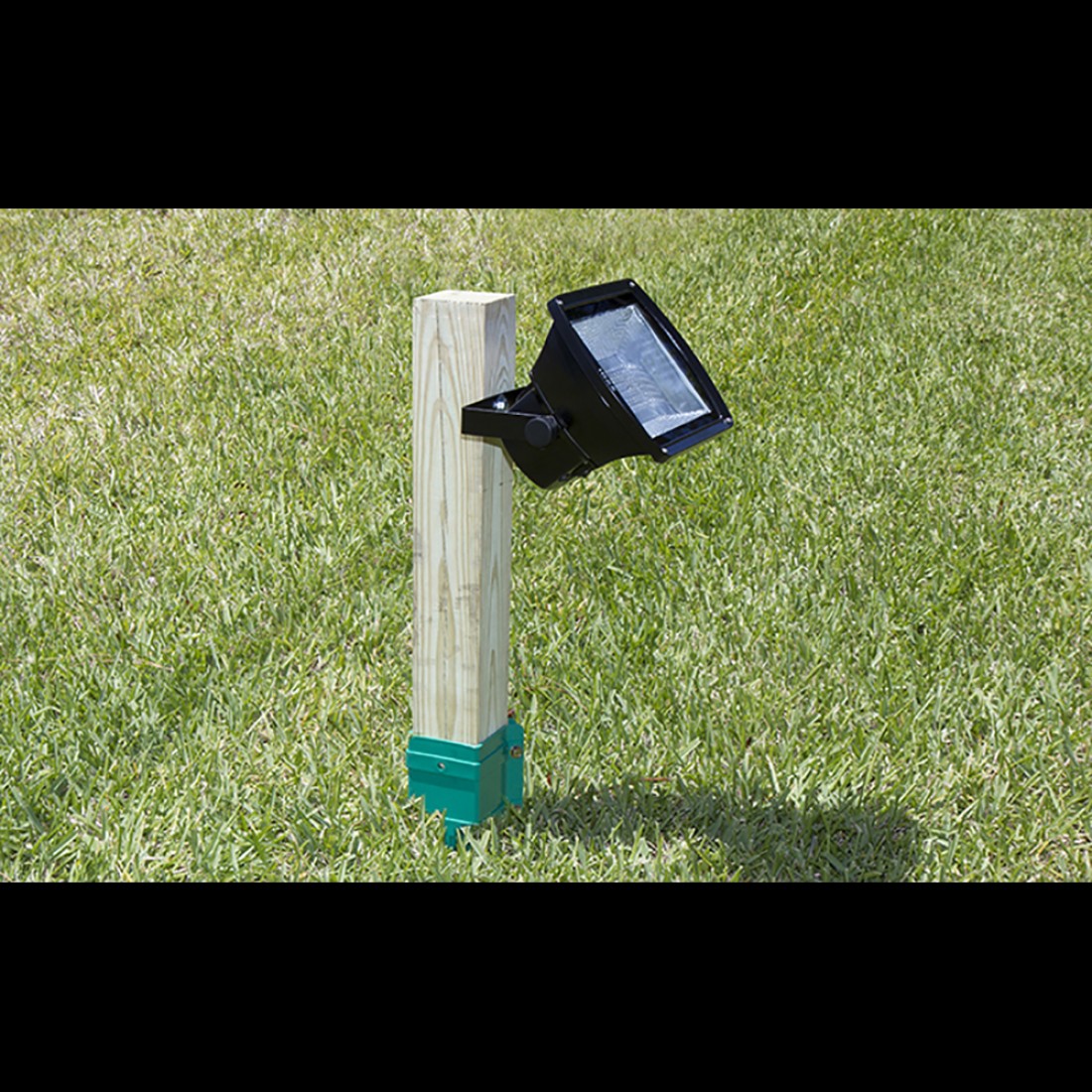 FL05 Solar In Ground Flag Pole Lighting - 108 LEDs
