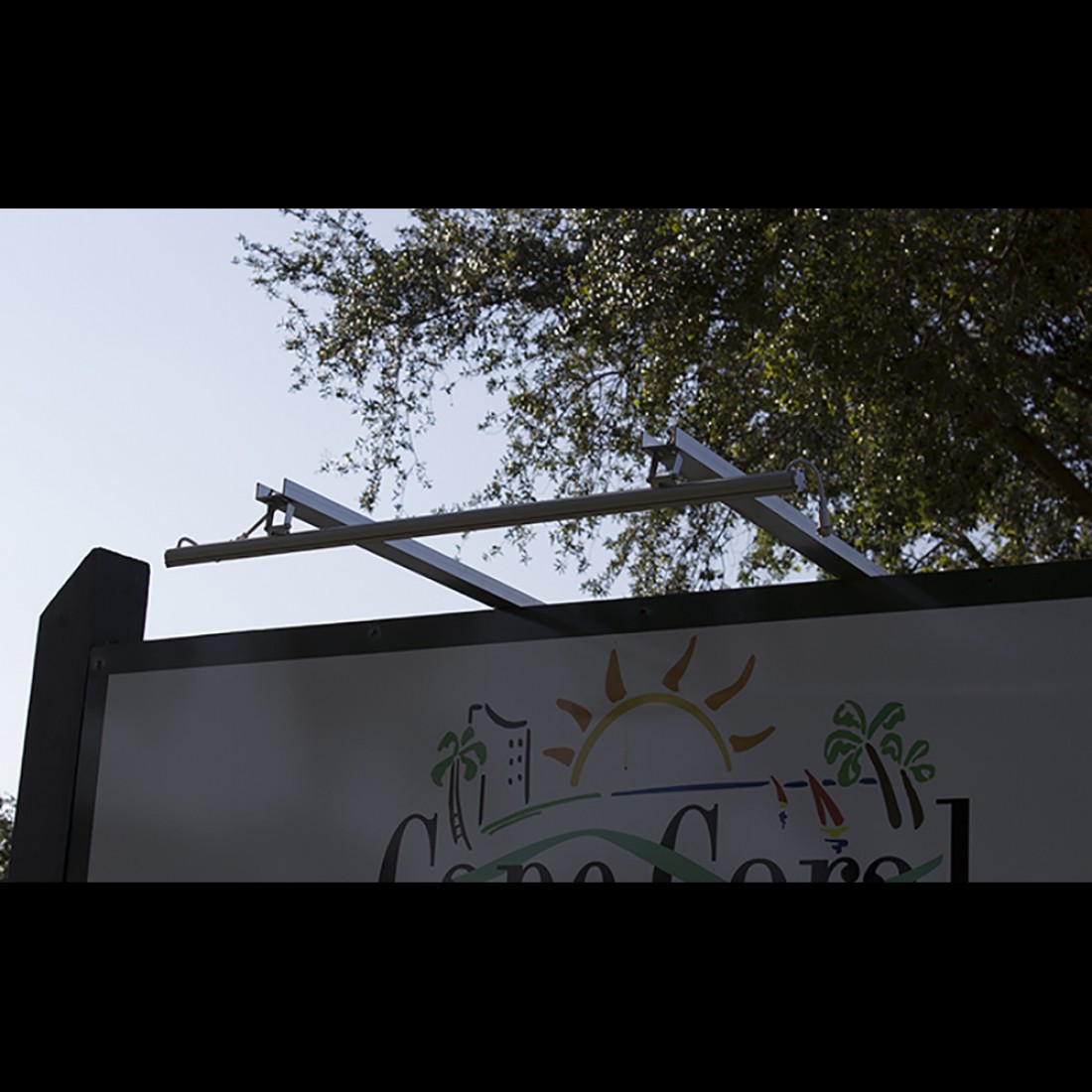 FL15 Solar LED Sign Light System | Solar Illuminations