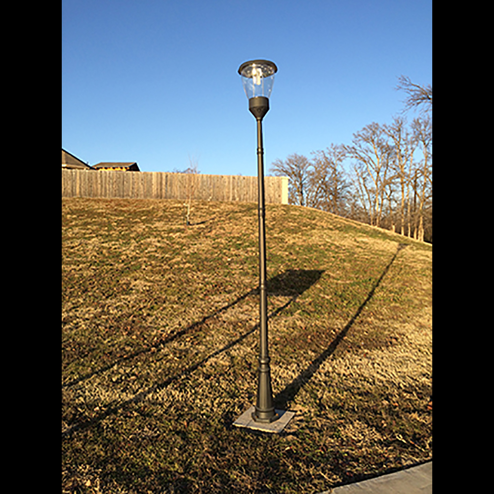 PO04 Solar Balmoral Single Lamp Post Light (With 10' Standard Pole)