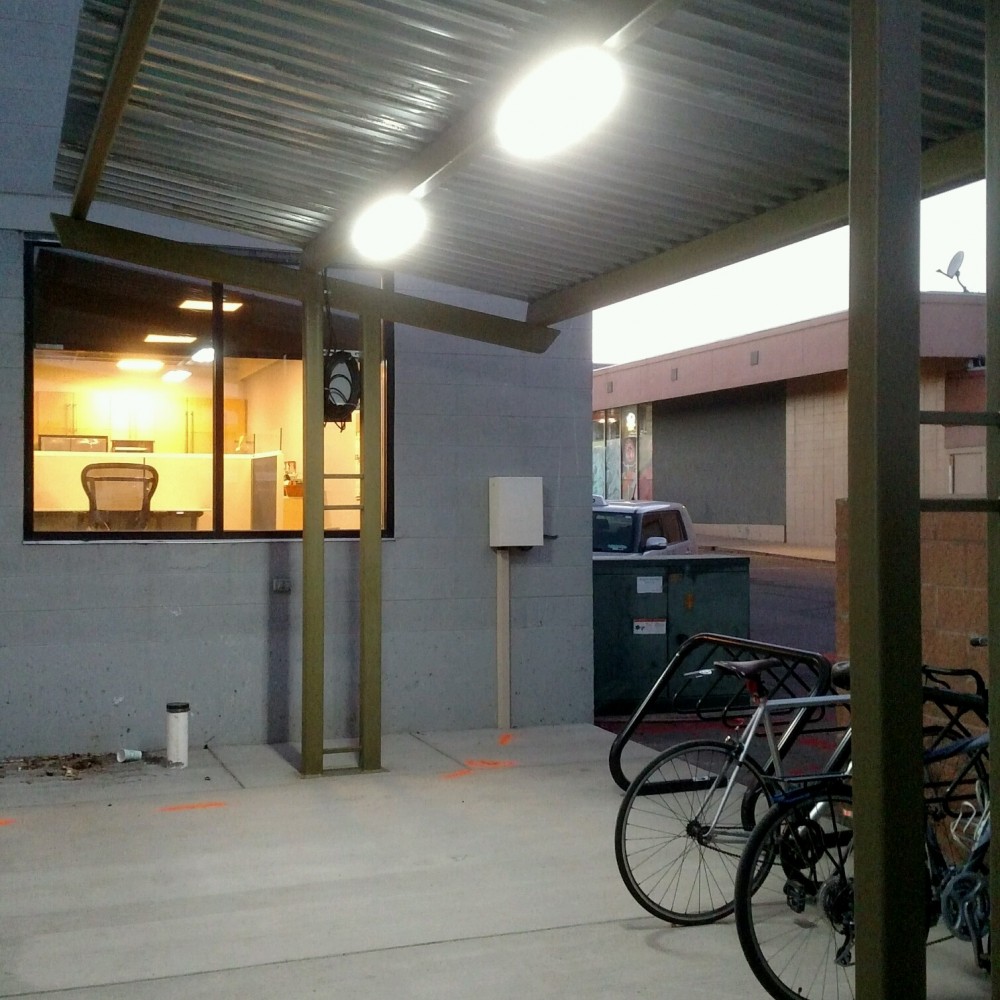 FL20 Solar Bus Shelter/Transit Light System (3 - 4 Fixtures)